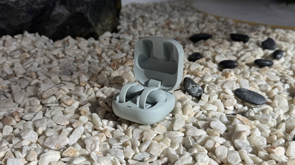Recensione Sony LinkBuds Clip, come suonano i nuovi auricolari open-ear ...