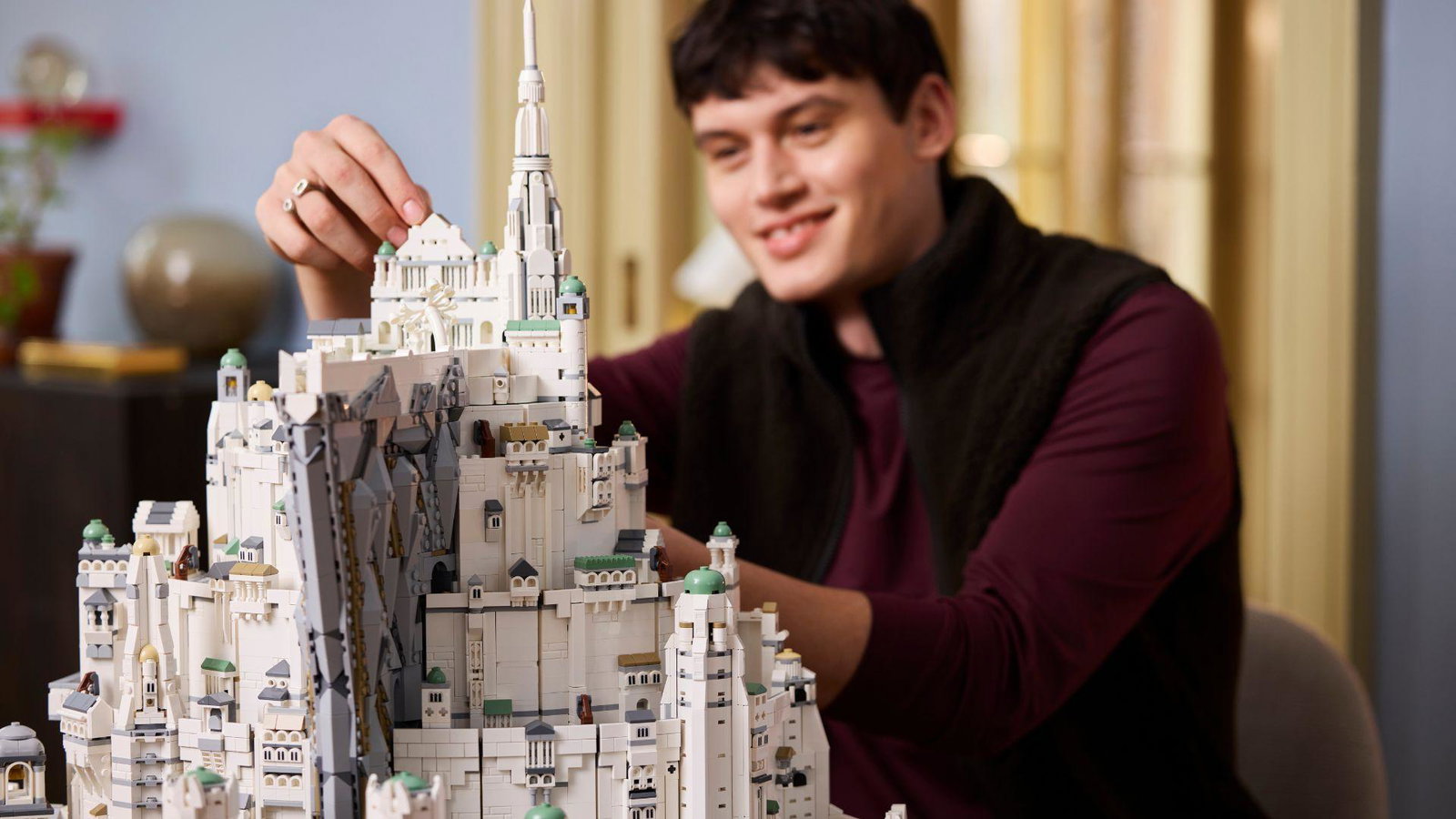 LEGO svela Minas Tirith: il set epico da 8.278 pezzi per celebrare Il ...