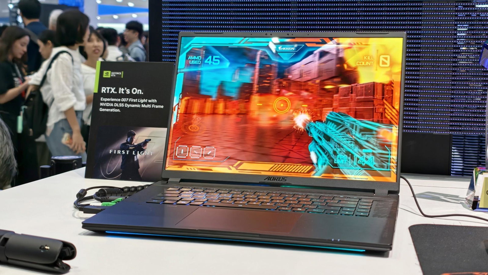 GIGABYTE AORUS MASTER 16: Ryzen X3D e RTX 5090 in meno di 2 cm - Tom's ...